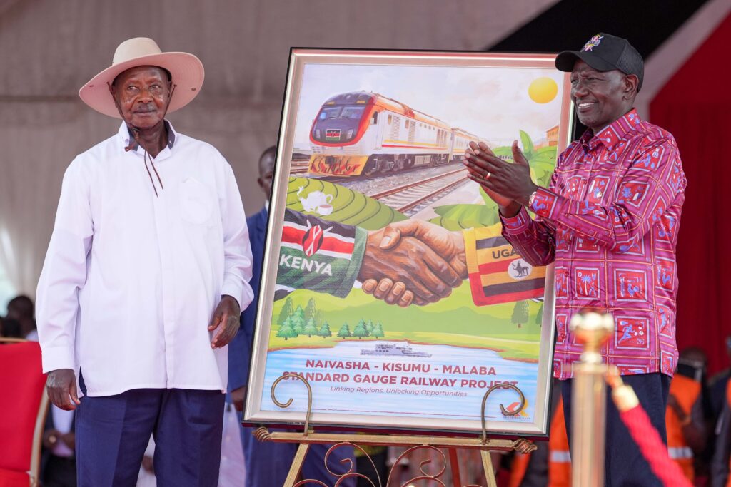 PRESIDENTS MUSEVENI AND RUTO LAUNCH KISUMU- MALABA SGR EXTENSION TO ...